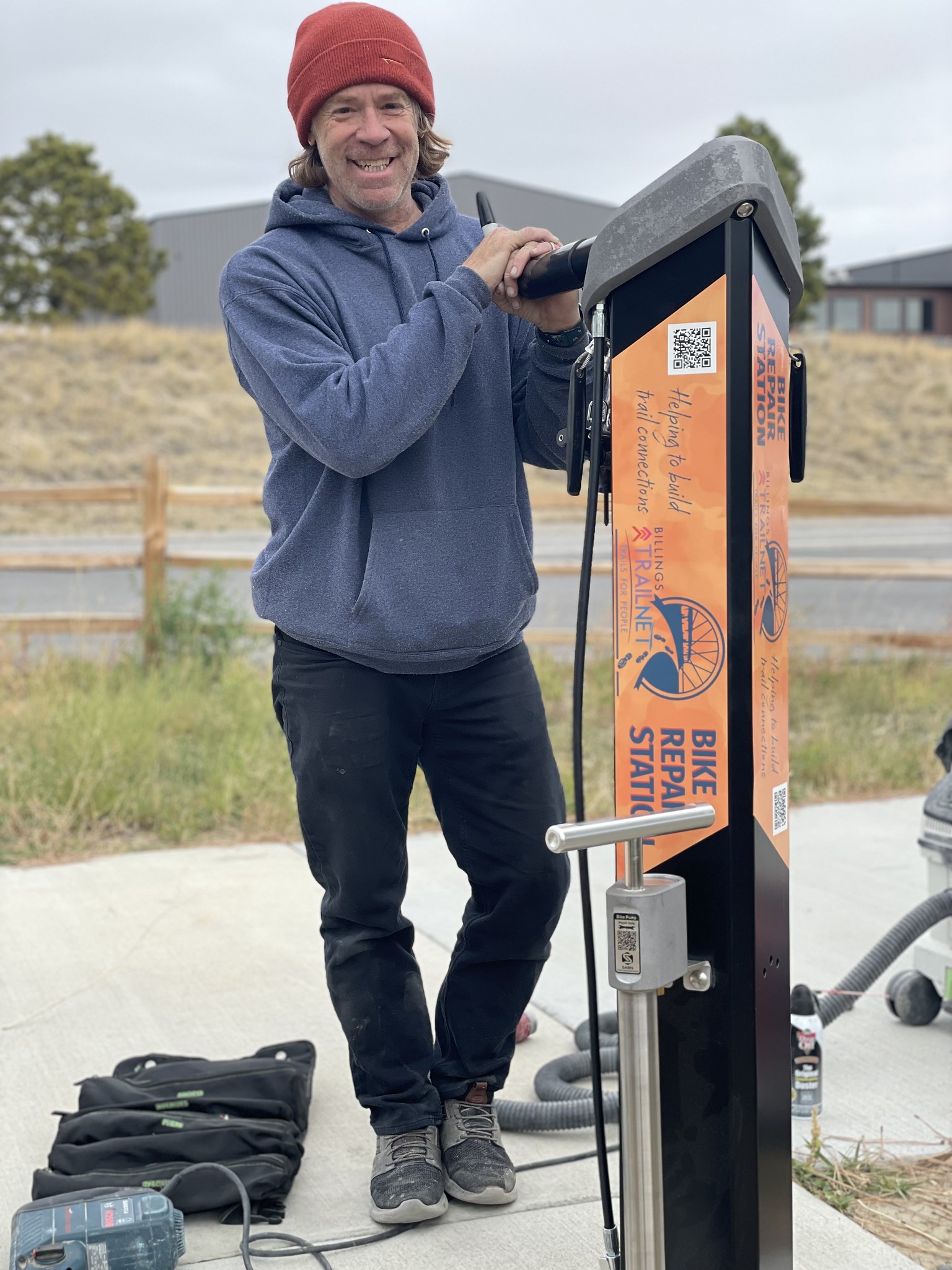 New bike repair stand can rescue cyclists in distress on the Skyline ...